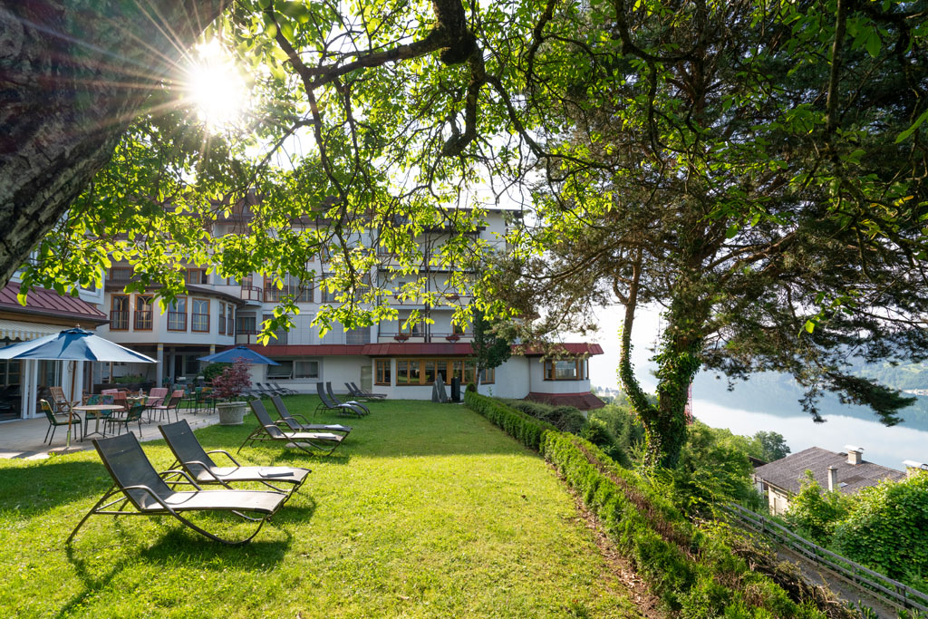 Liegewiese & Garten im Hotel Alexanderhof