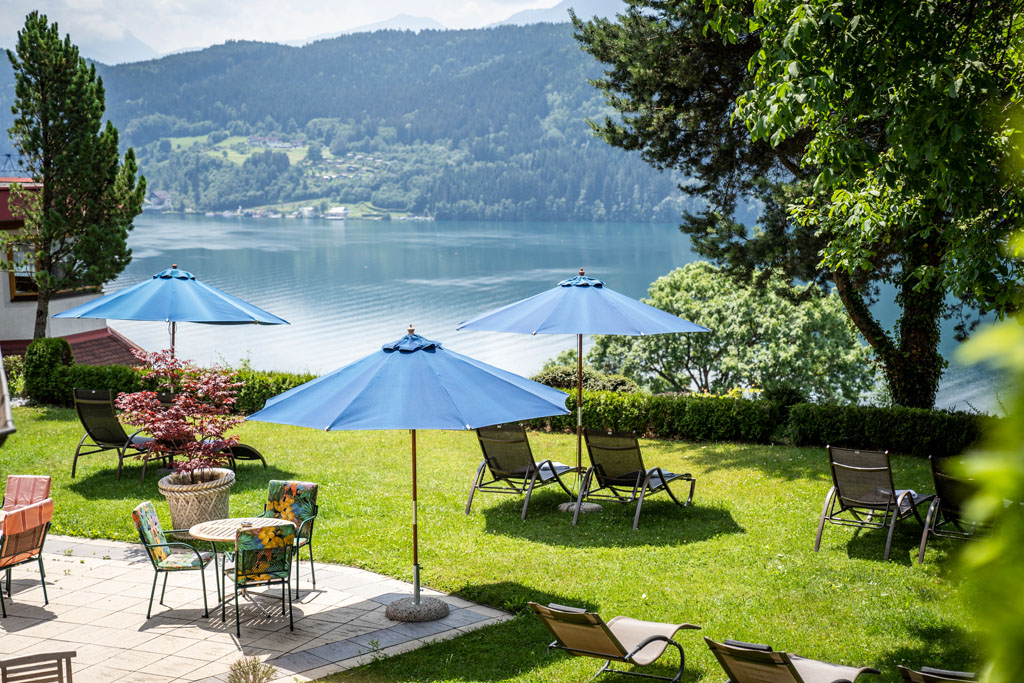 Liegewiese & Garten im Hotel Alexanderhof