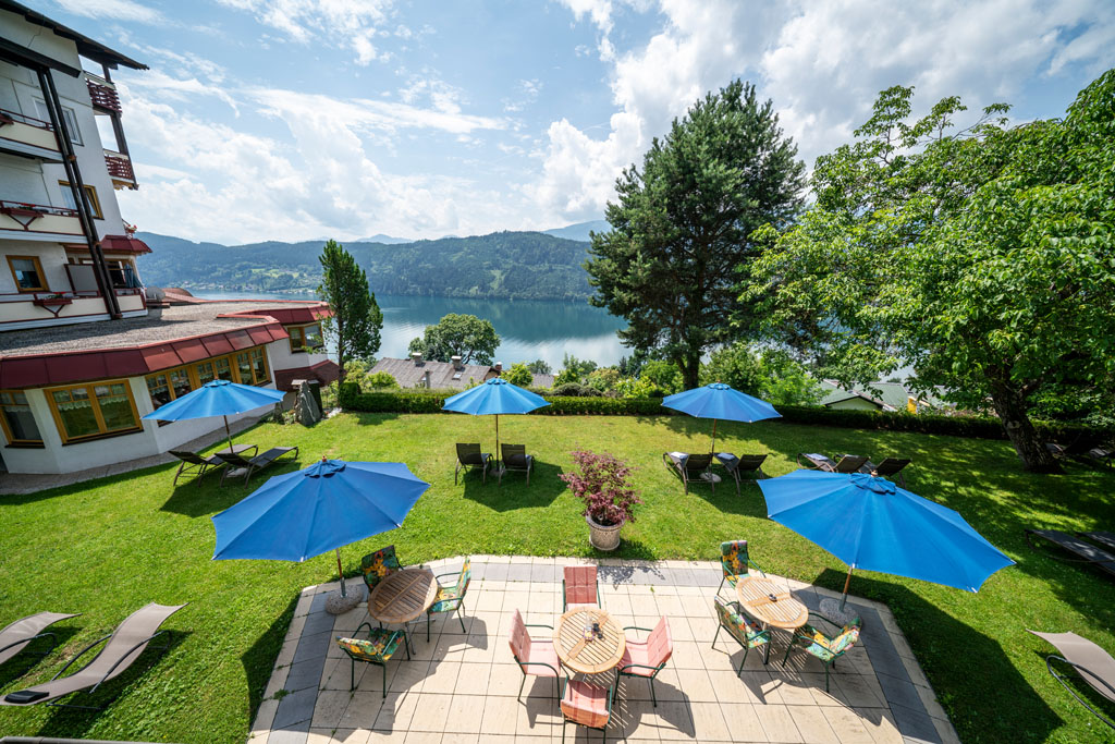 Liegewiese & Garten im Hotel Alexanderhof